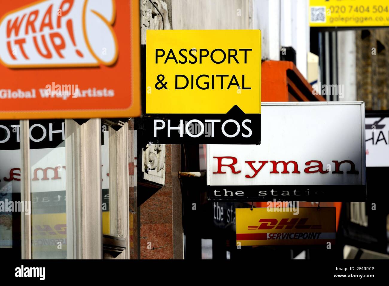 Fleet high street hi-res stock photography and images - Alamy