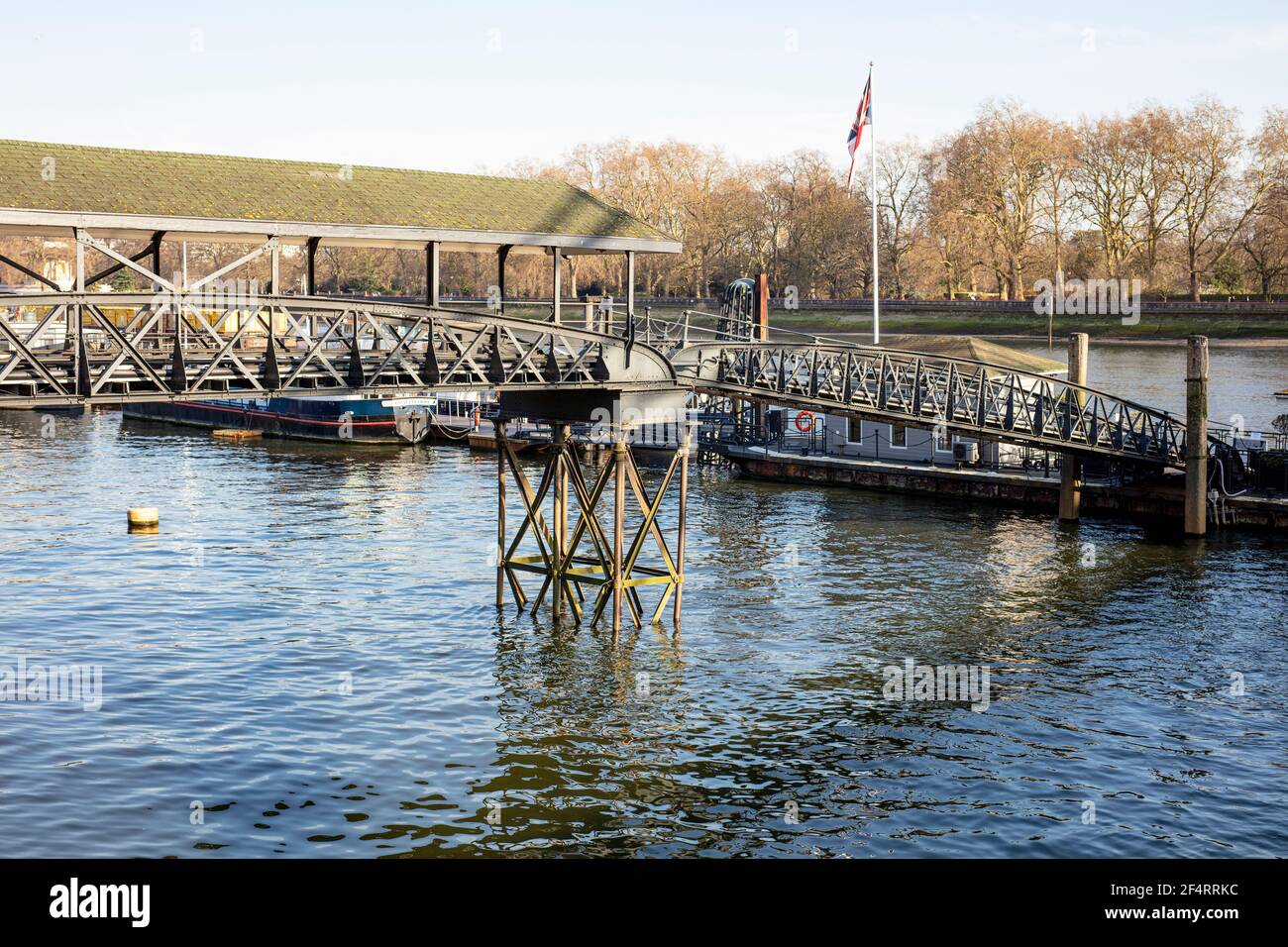 River Thames at Chelsea, London; pontoons and landing stages Stock ...