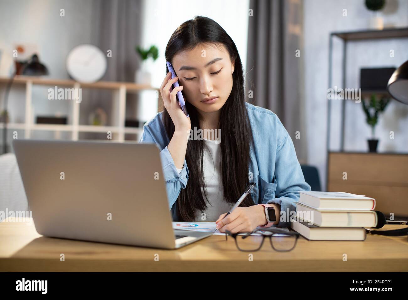 Korean student notes hi-res stock photography and images - Alamy