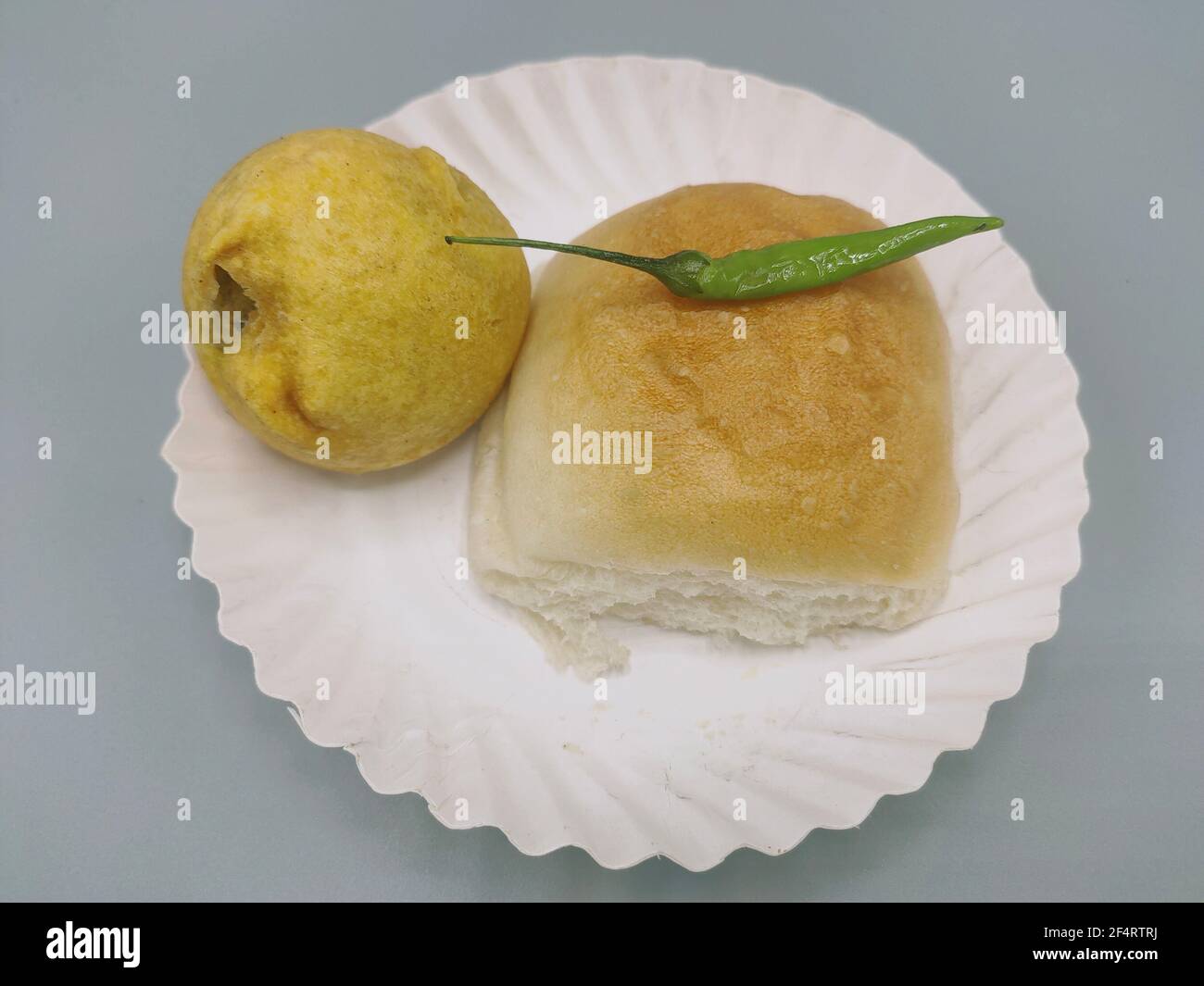 Mirchi vada hi-res stock photography and images - Alamy