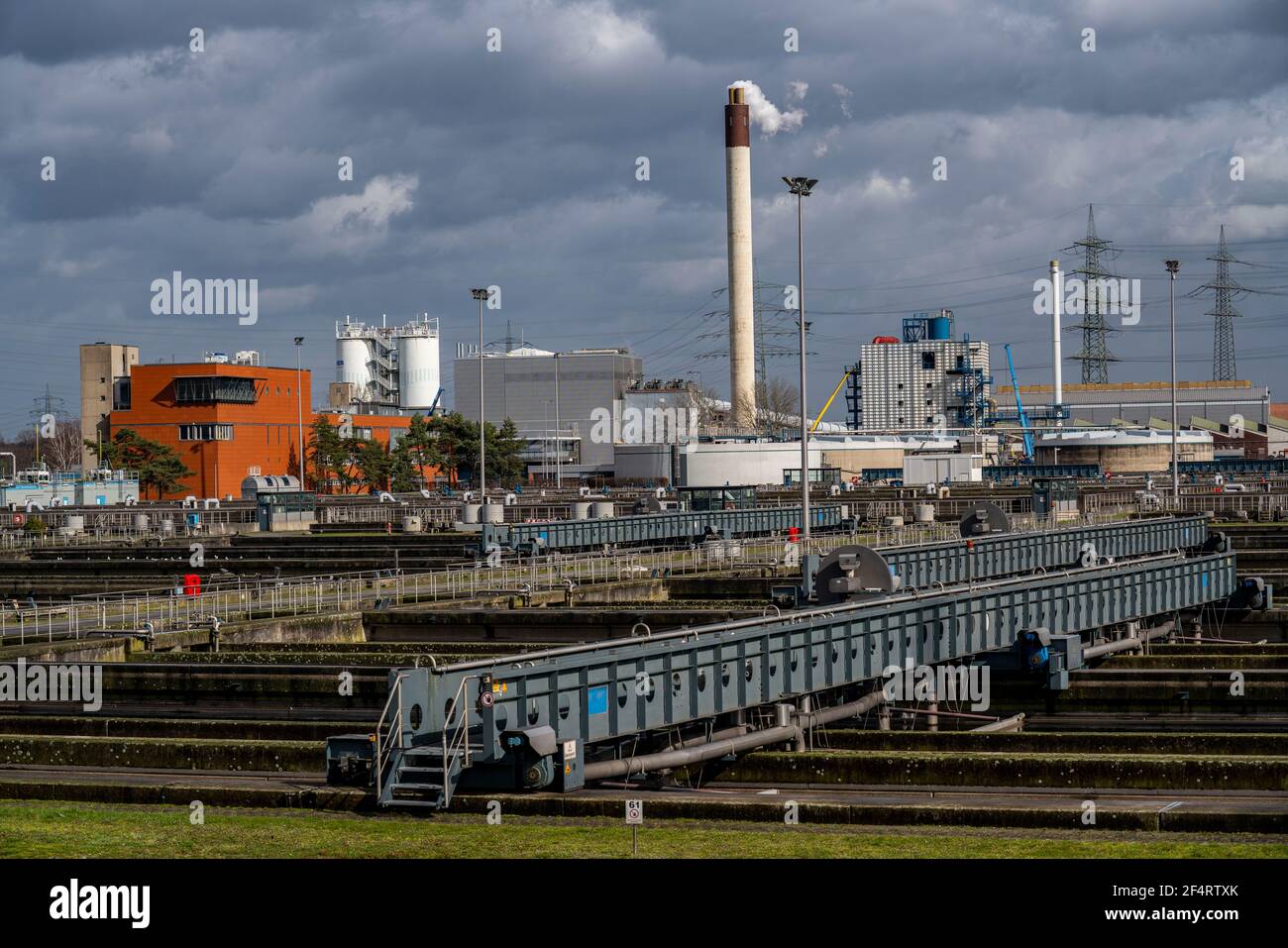 Sludge clarifier hi-res stock photography and images - Alamy