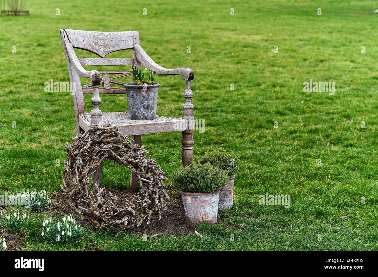Old turned wooden chair, nicely decorated Stock Photo - Alamy