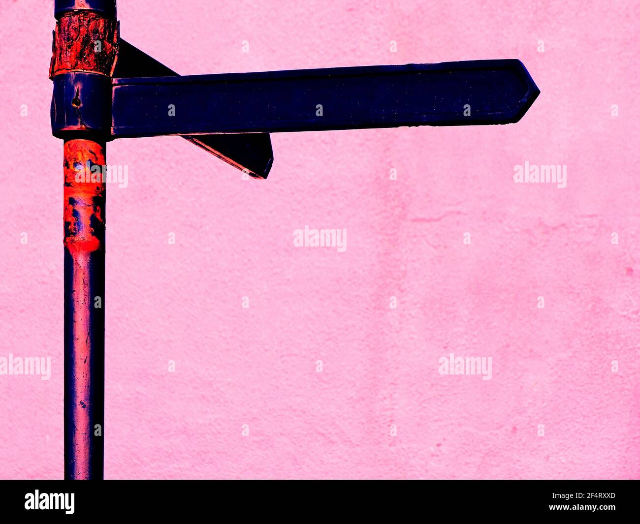 Steel signpost hi-res stock photography and images - Alamy