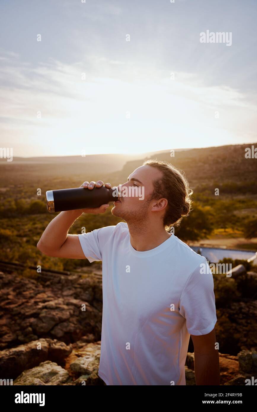 Liquid break hi-res stock photography and images - Alamy