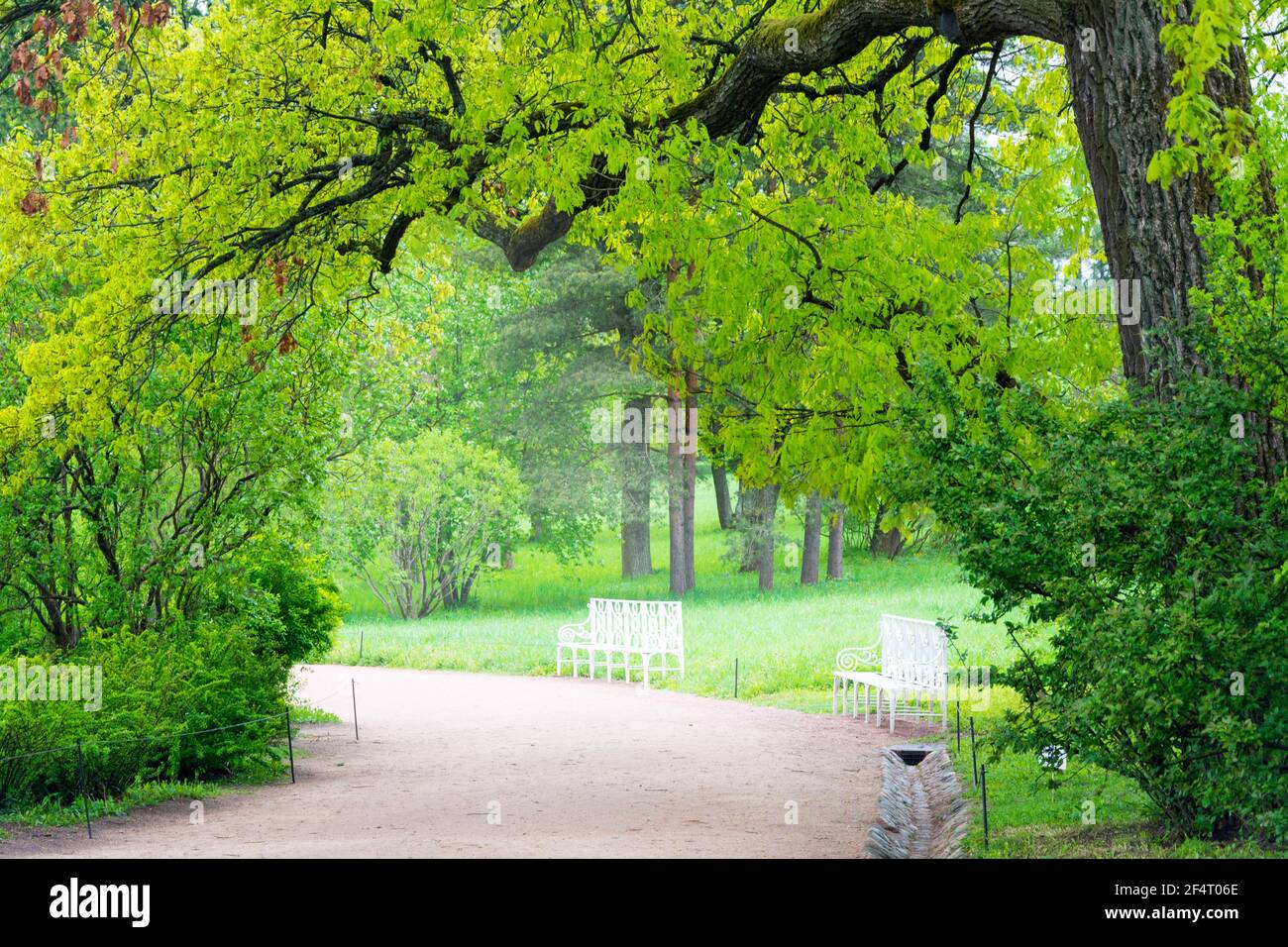 Simple alley way hi-res stock photography and images - Alamy