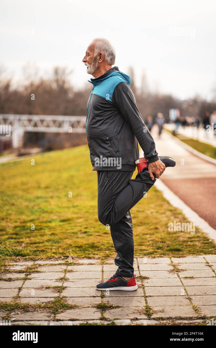 Active senior man is exercising. Healthy retirement lifestyle Stock ...