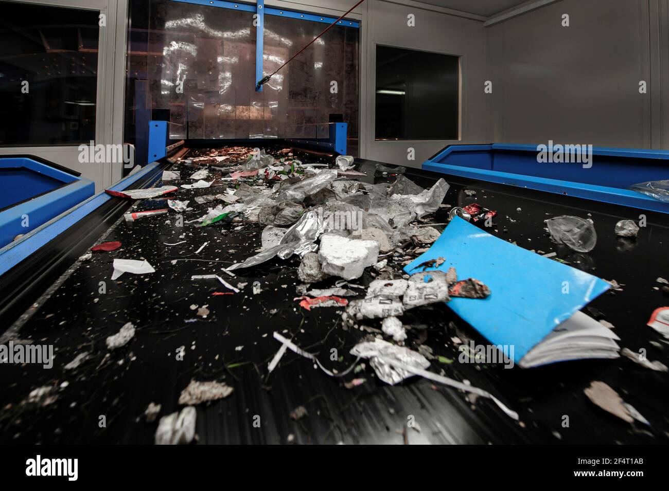 Waste sorting facility hi-res stock photography and images - Alamy