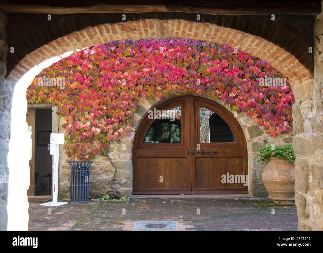 Chianti classico hi-res stock photography and images - Alamy