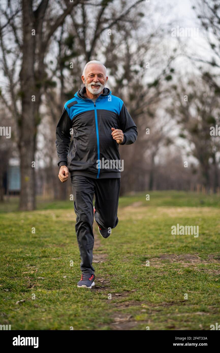 Seniors jogging hi-res stock photography and images - Alamy
