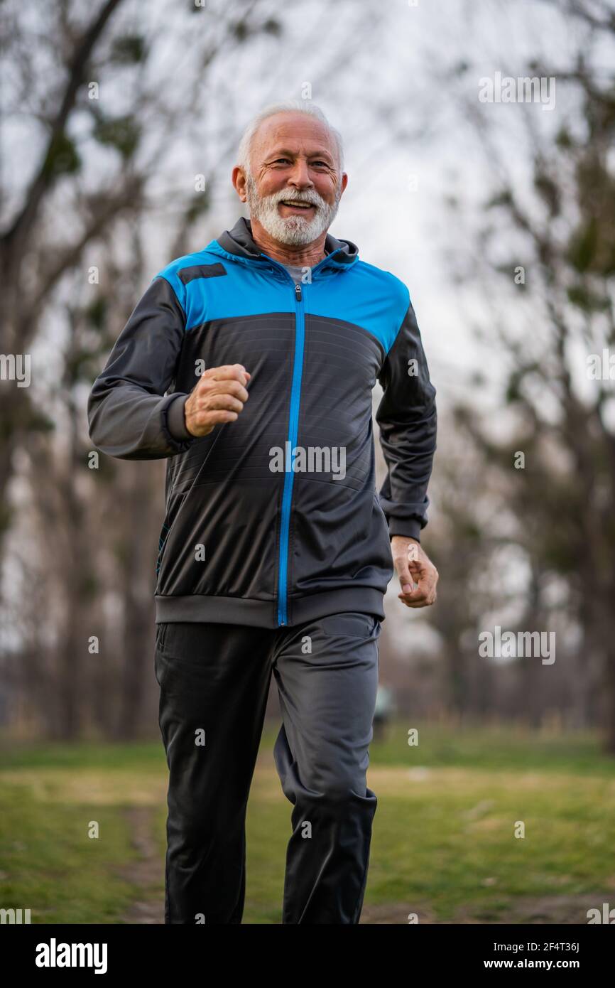 Seniors jogging hi-res stock photography and images - Alamy