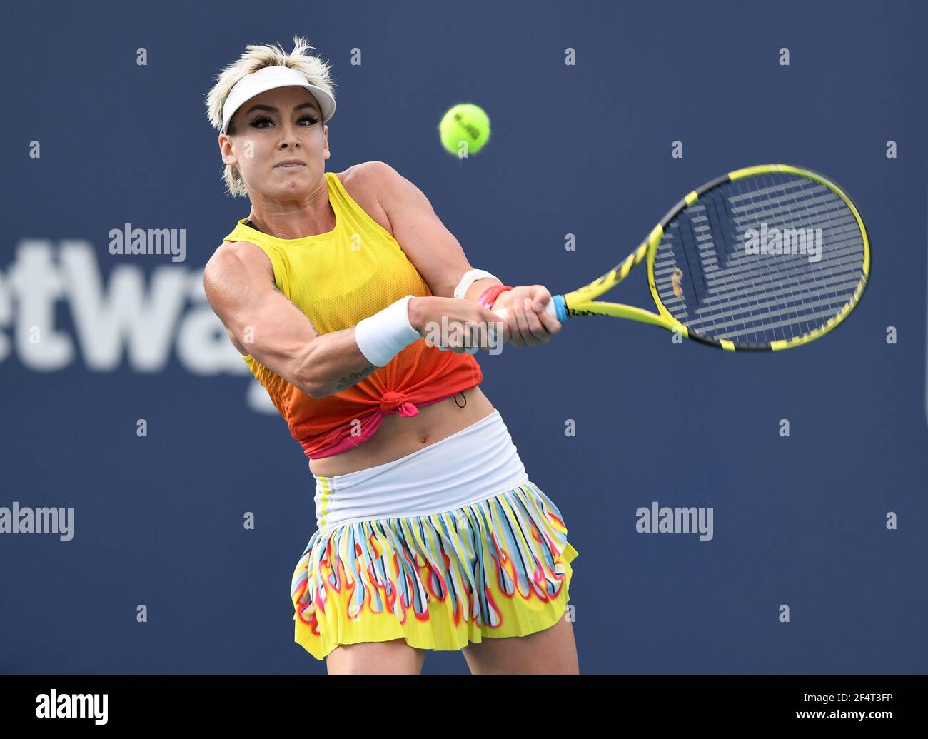 MIAMI GARDENS, FL - MARCH 22: Bethanie Mattek-Sands Vs Sara Errani at ...