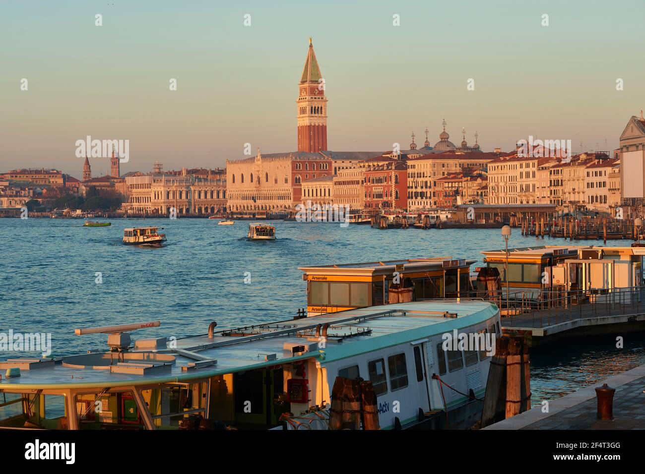 Waterside navigation venezia italy hi-res stock photography and images ...