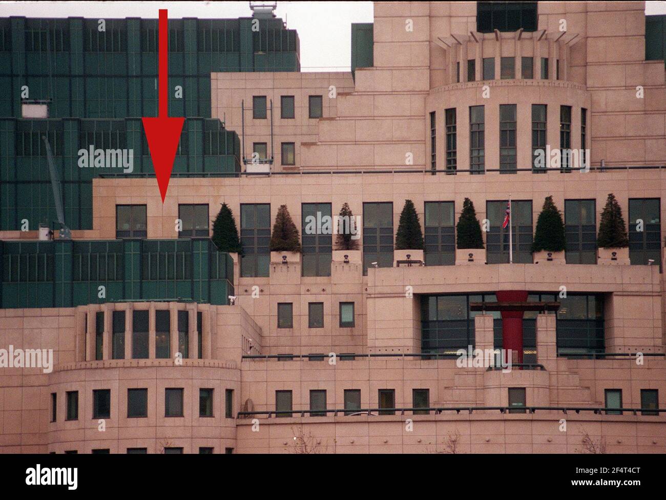 MI6 Building December 2000 Stock Photo - Alamy