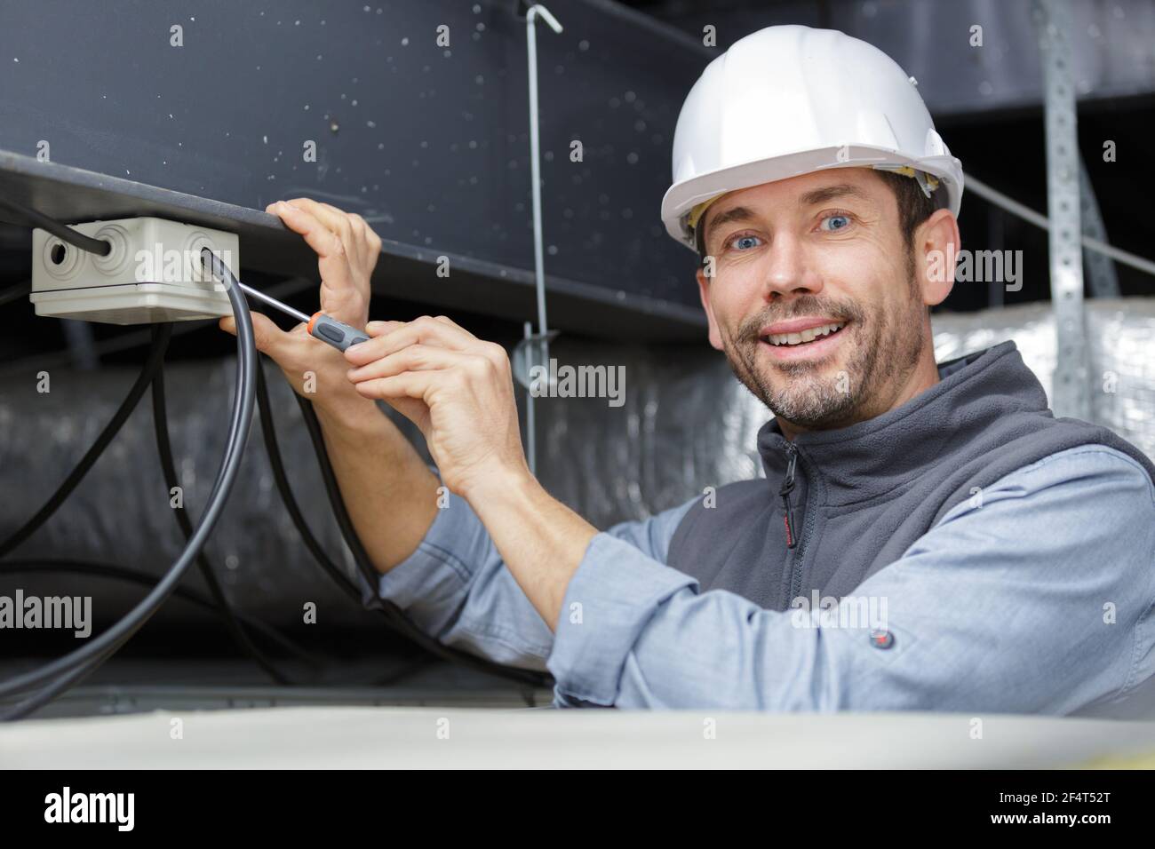 Shaft install hi-res stock photography and images - Alamy