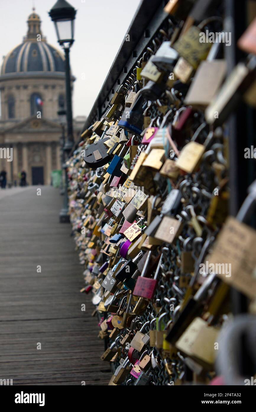 Pont Des Arts Love Lock Bridge - Paris, France Stock Photo - Alamy