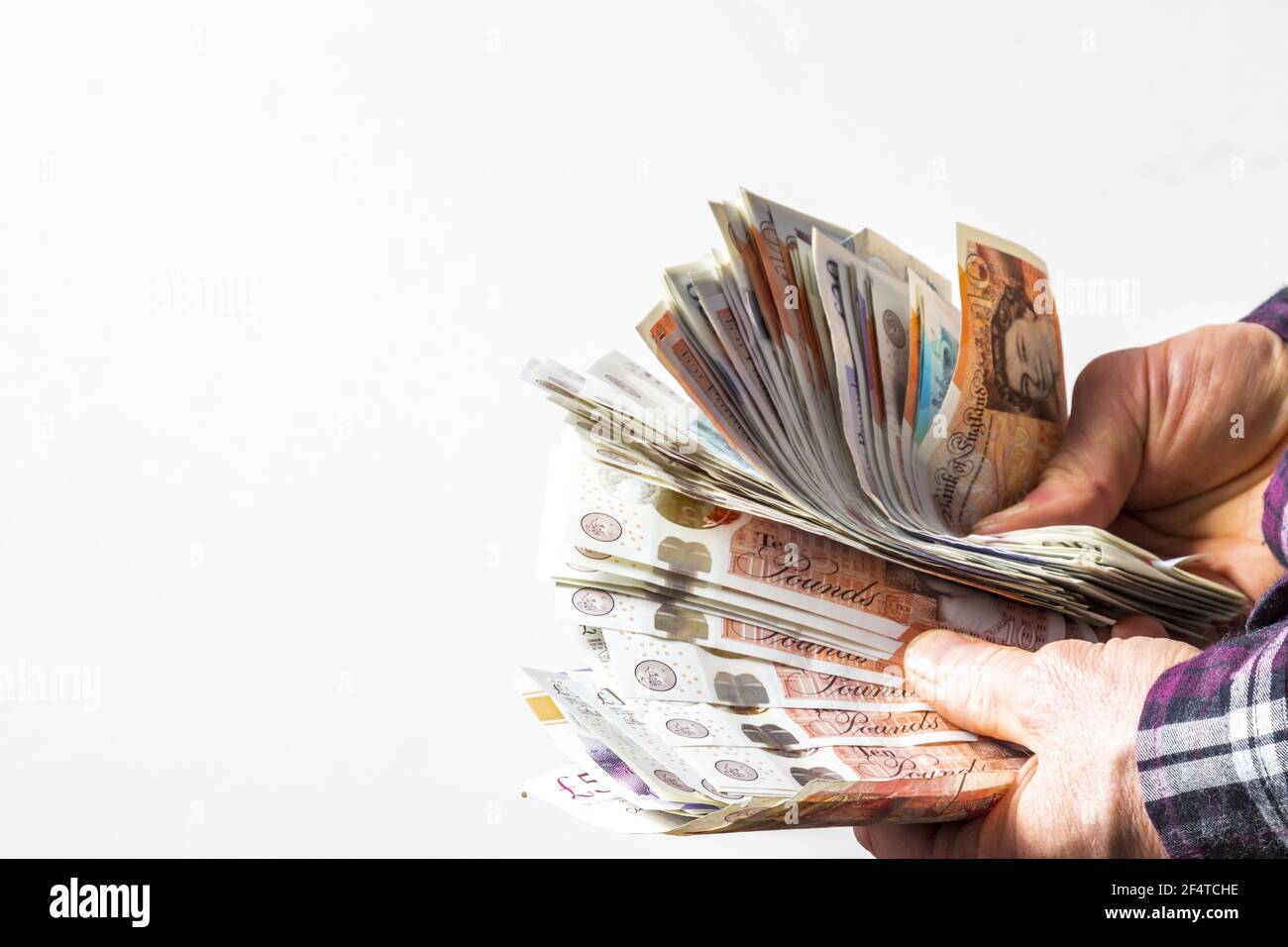 person counting cash large amount of cash no face Stock Photo - Alamy