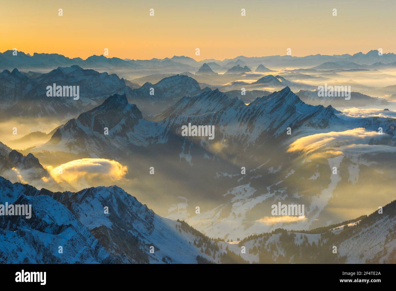 Spear mountain hi-res stock photography and images - Alamy