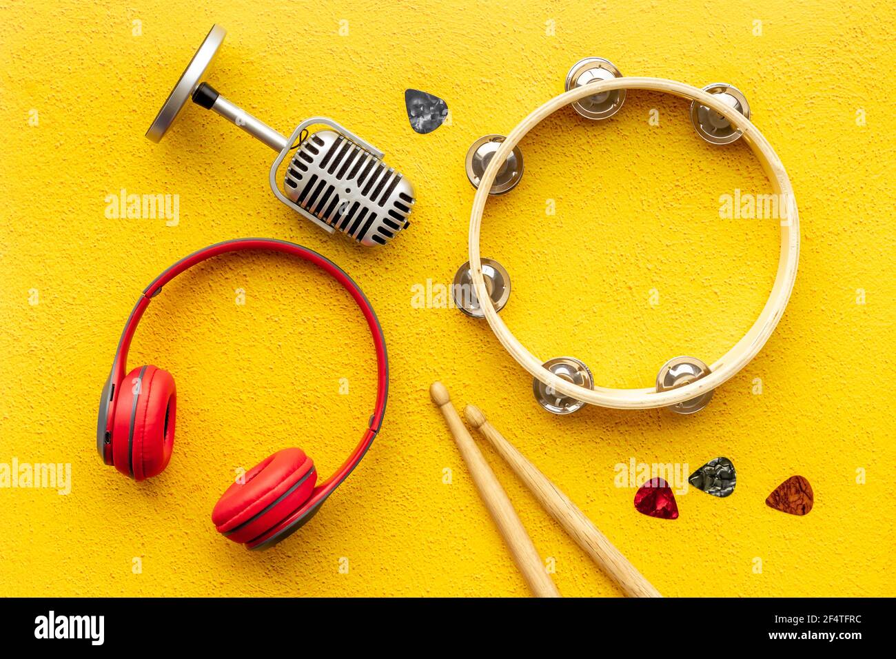Overhead view musical instruments hi-res stock photography and images ...