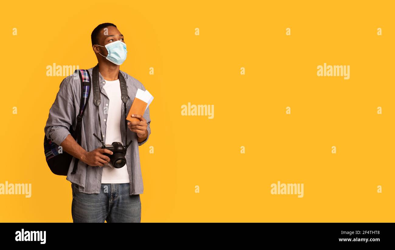 Man traveler medical face hi-res stock photography and images - Alamy