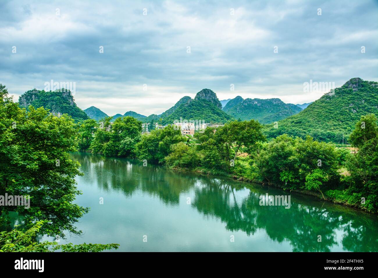 Spring scenery hi-res stock photography and images - Alamy