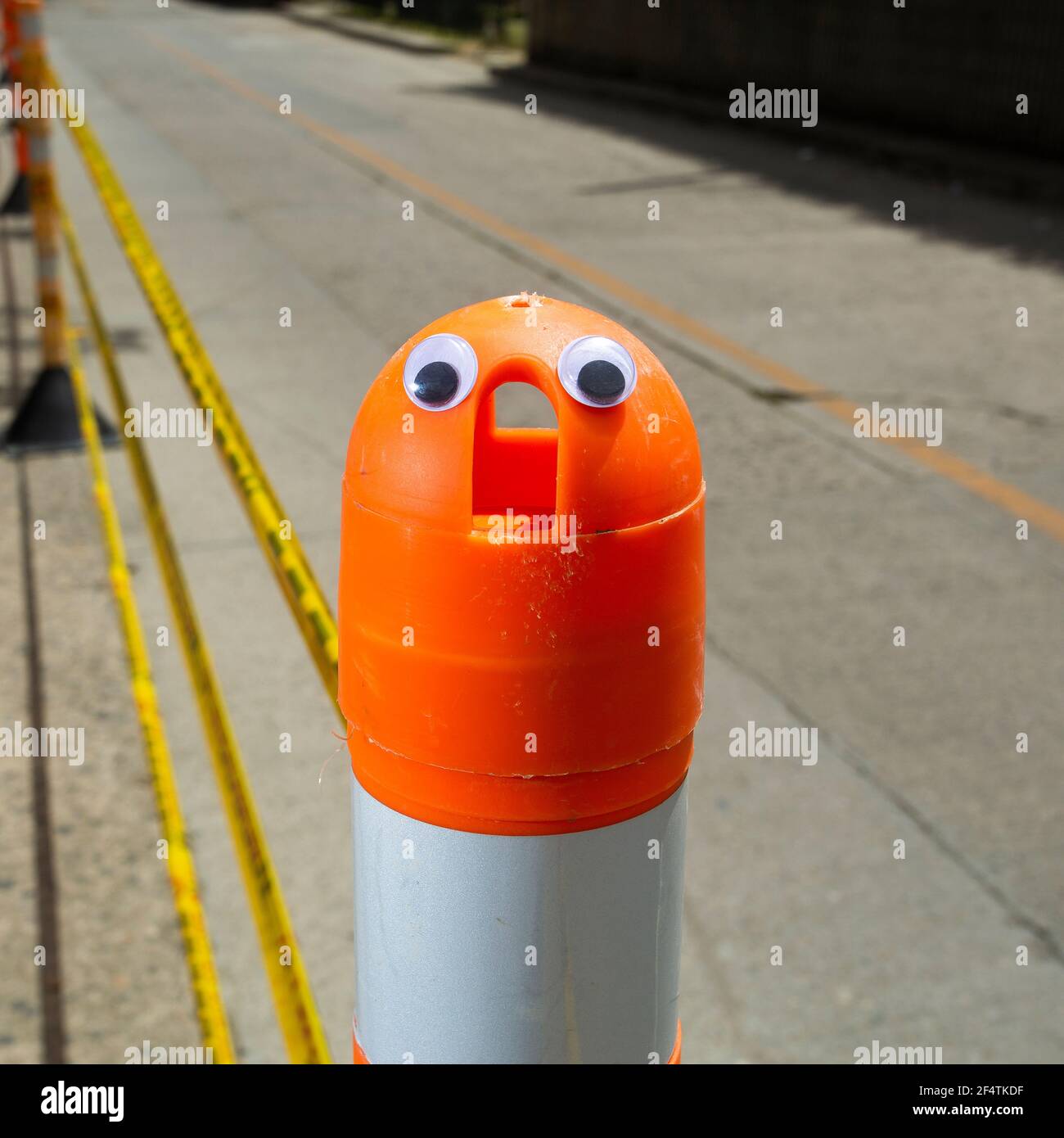 Googly eyes expression hi-res stock photography and images - Alamy
