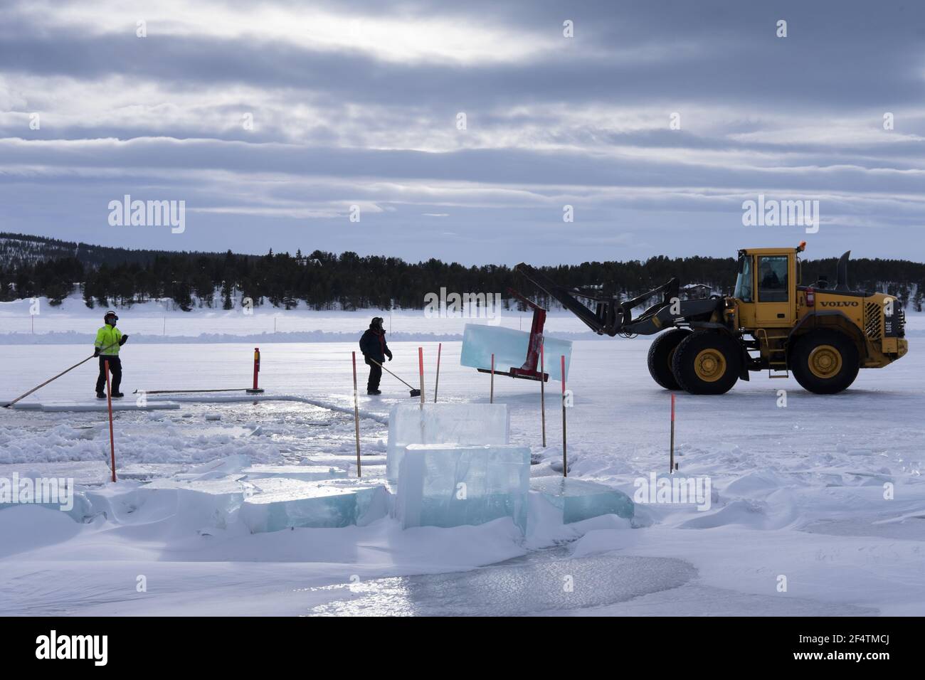 People shovel snow away hi-res stock photography and images - Alamy