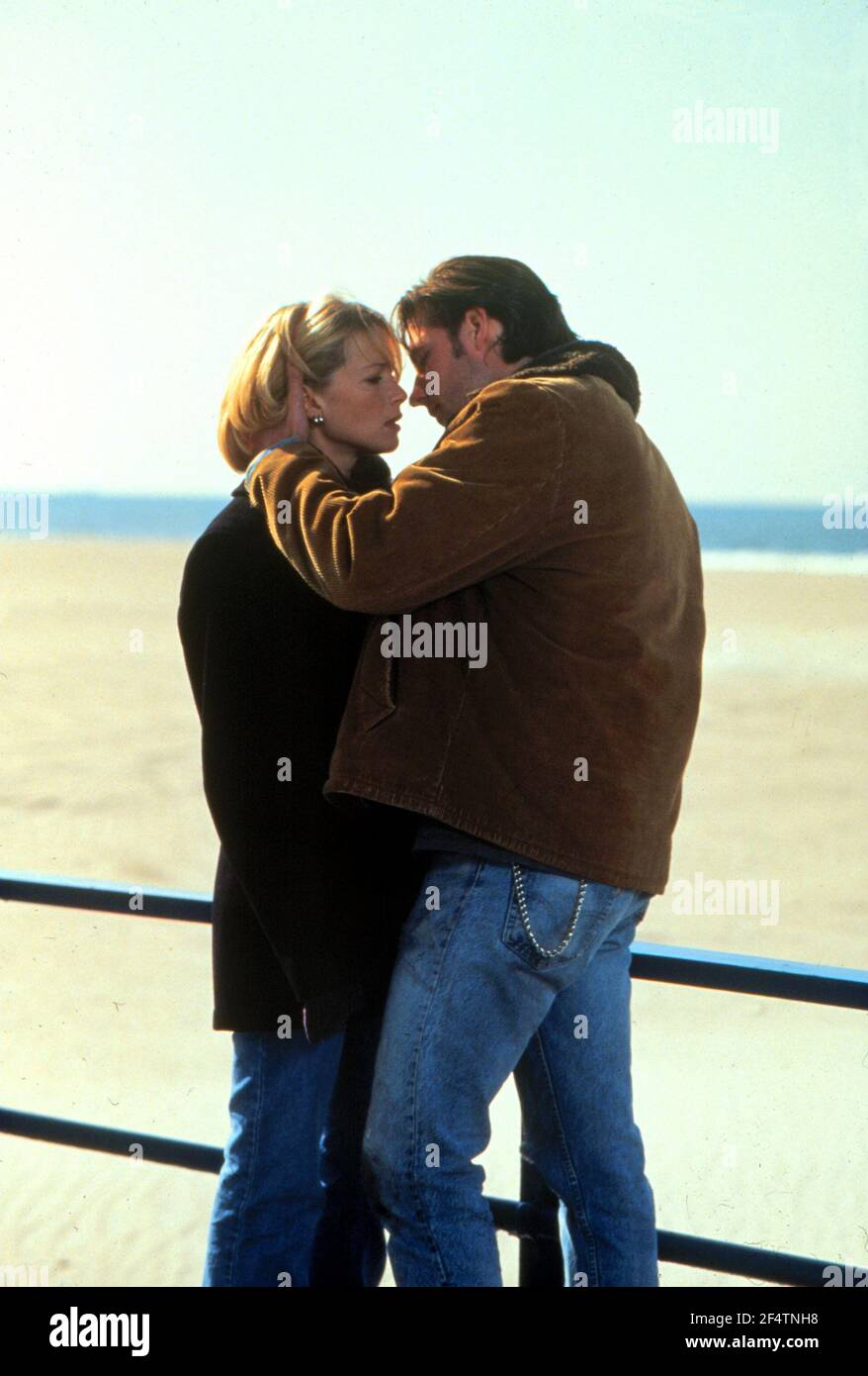 LAUREN HOLLY and EDWARD BURNS in NO LOOKING BACK (1998), directed by EDWARD BURNS. Credit: 20TH ...