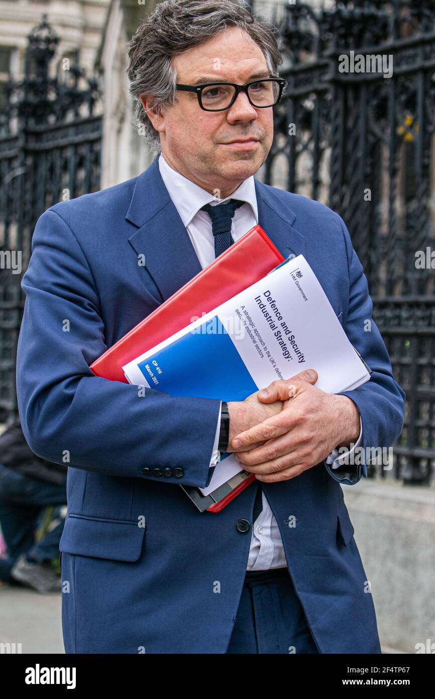 Is the new minister of defence hi-res stock photography and images - Alamy