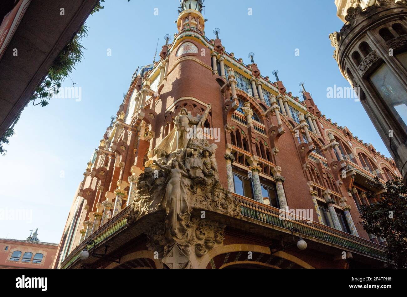 Barcelona concert hall exterior hi-res stock photography and images - Alamy
