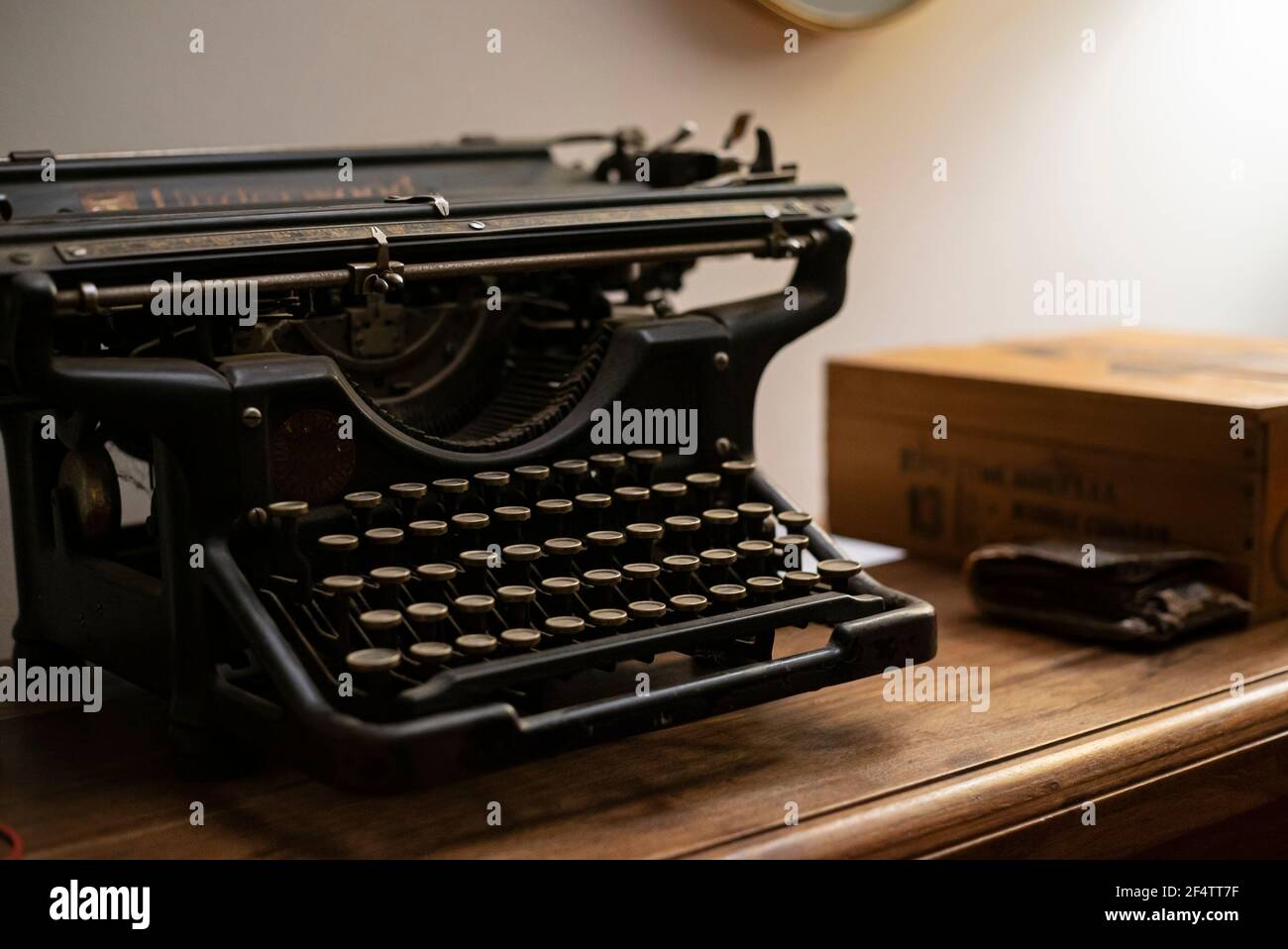 Close up detail of a Ancient typewriter in low light Stock Photo - Alamy