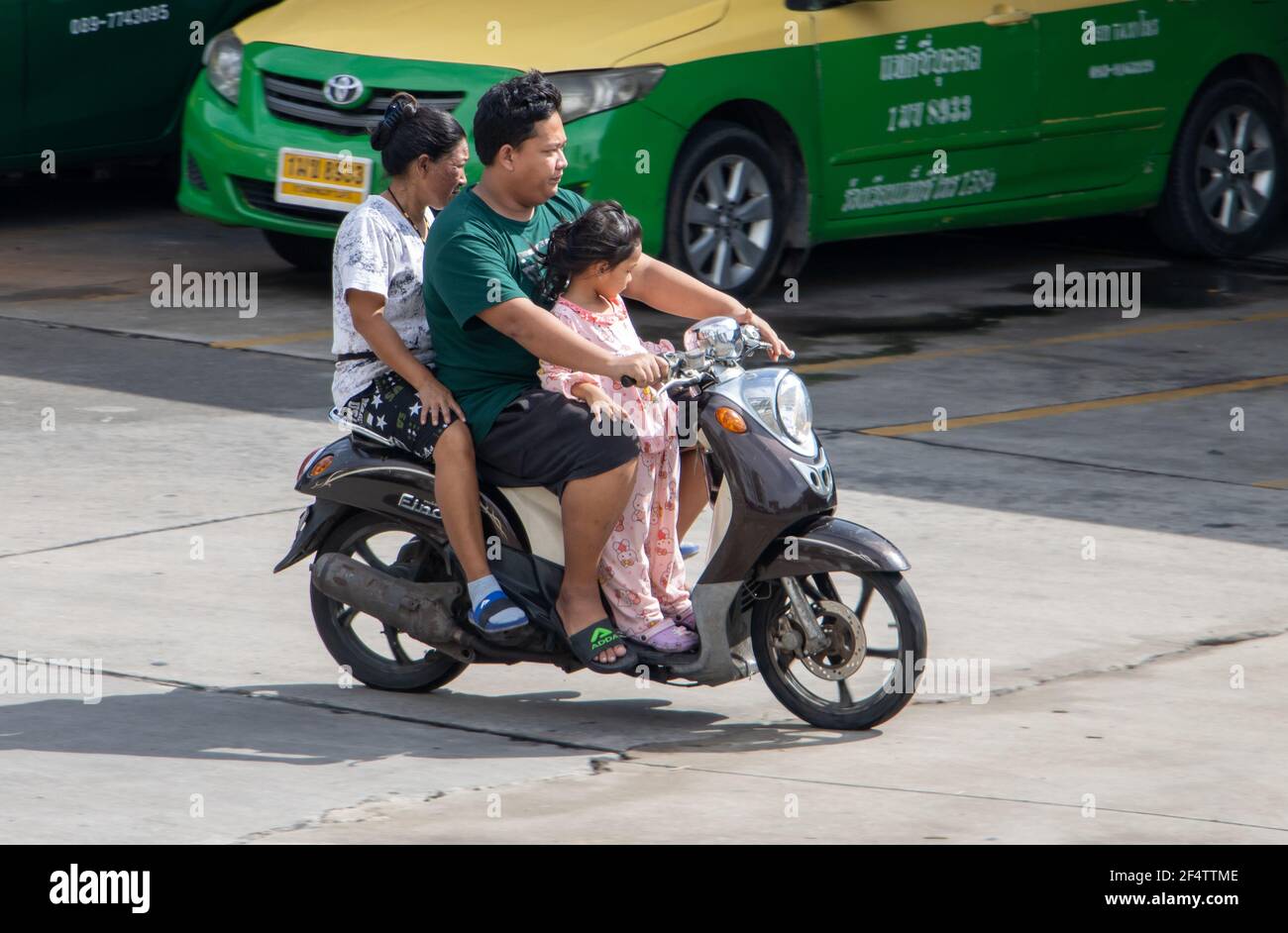 Thailand family motorcycle hi-res stock photography and images - Alamy
