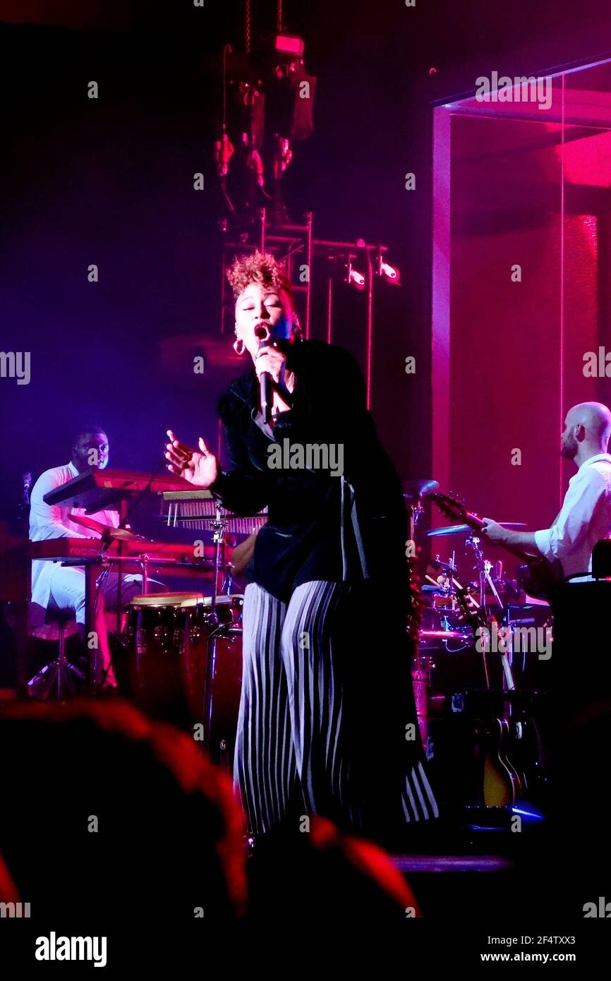 Emile sande in concert hi-res stock photography and images - Alamy