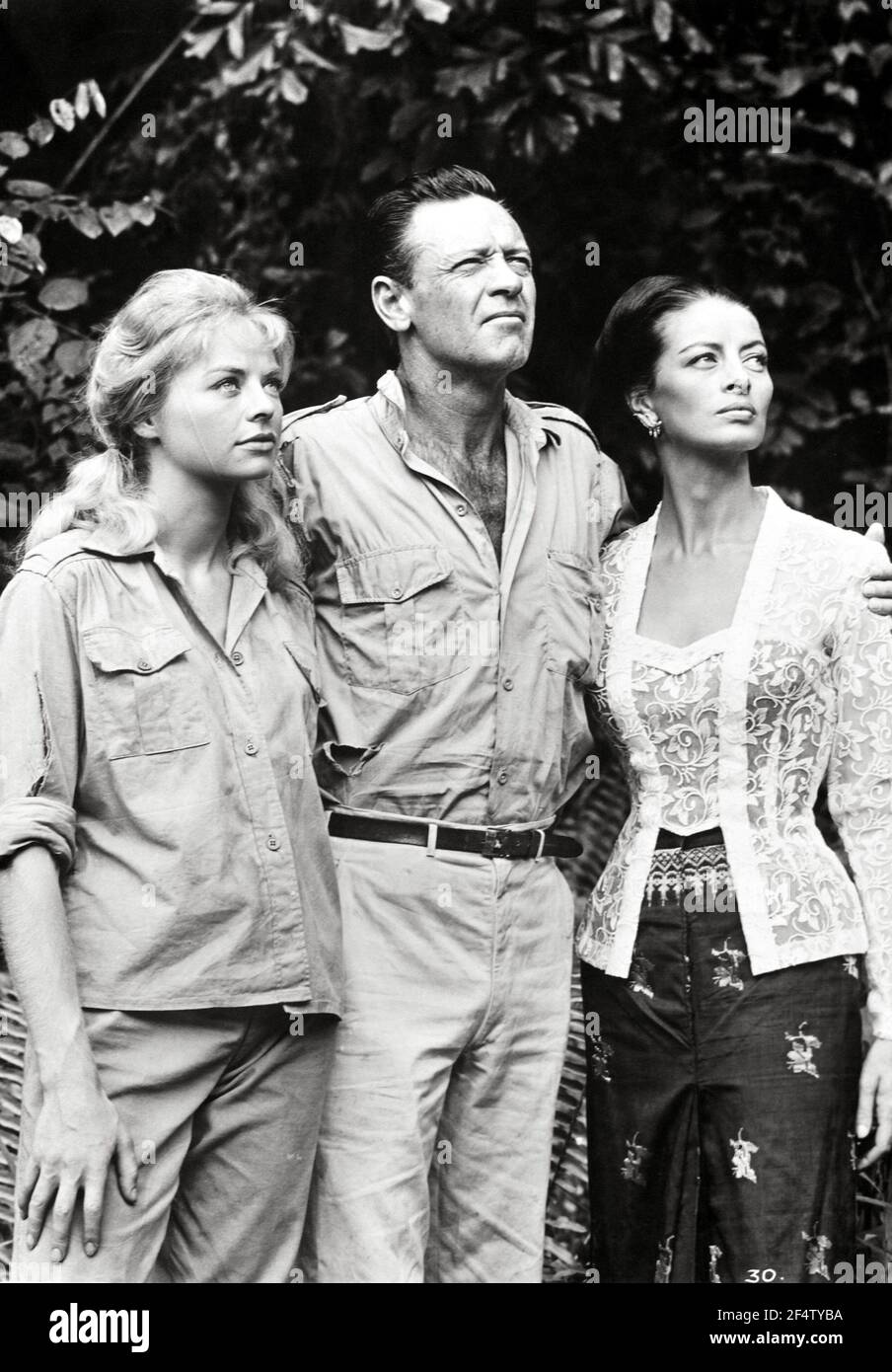 WILLIAM HOLDEN, SUSANNAH YORK and CAPUCINE in THE 7TH DAWN (1964 ...