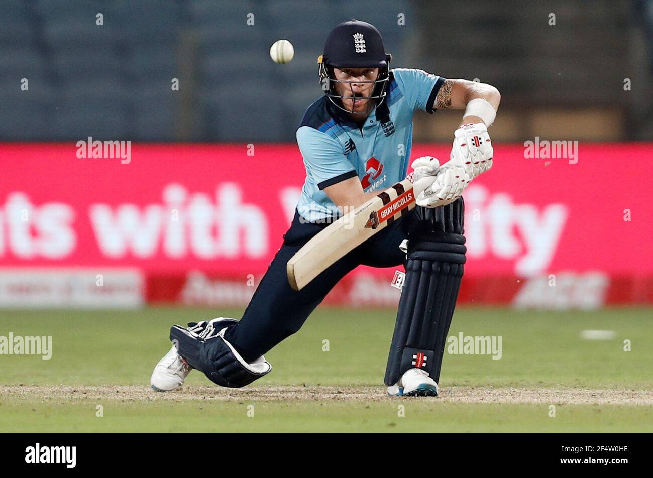 Sam billings cricket hi-res stock photography and images - Alamy