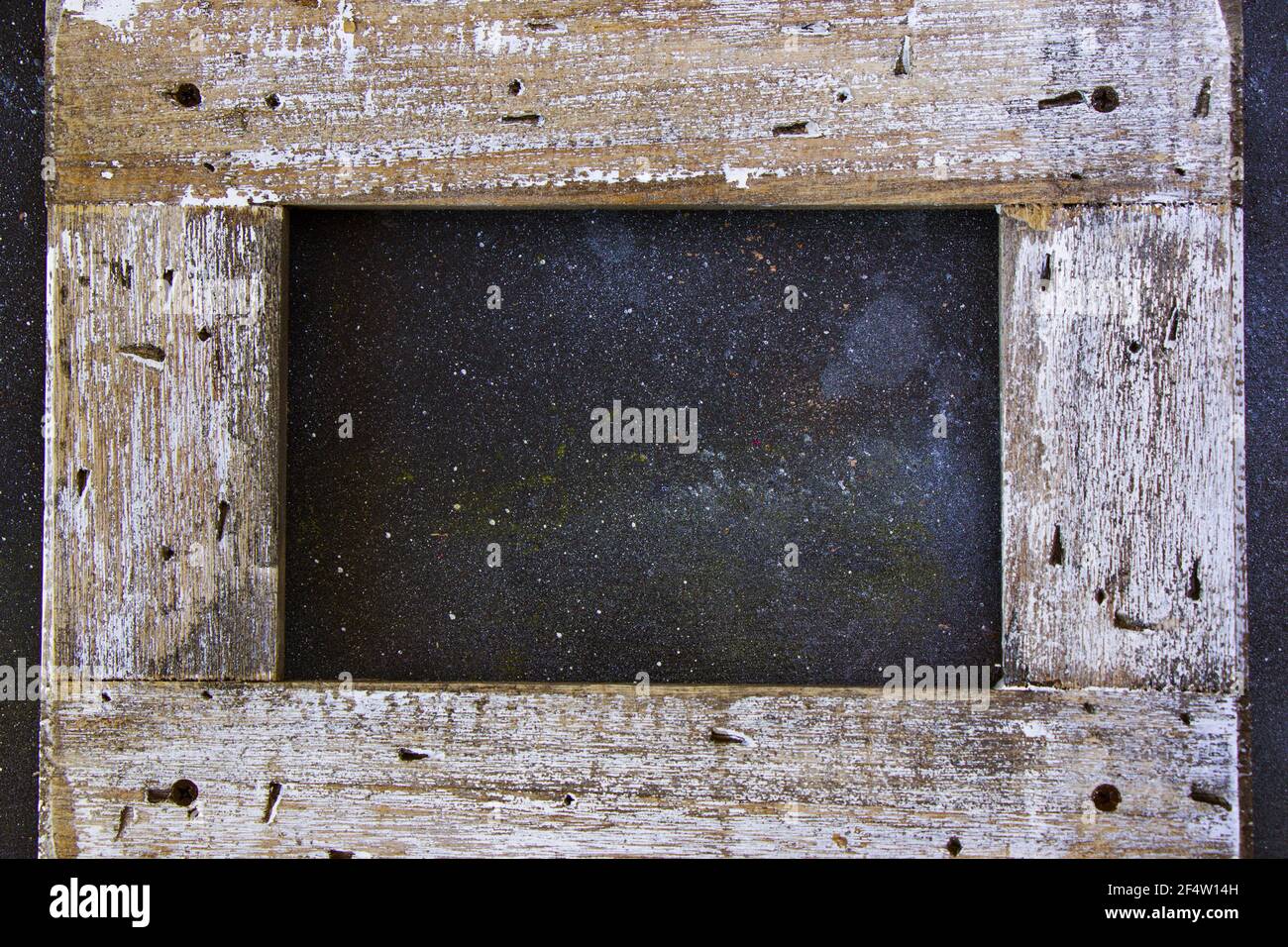 Empty square wooden frame hi-res stock photography and images - Alamy