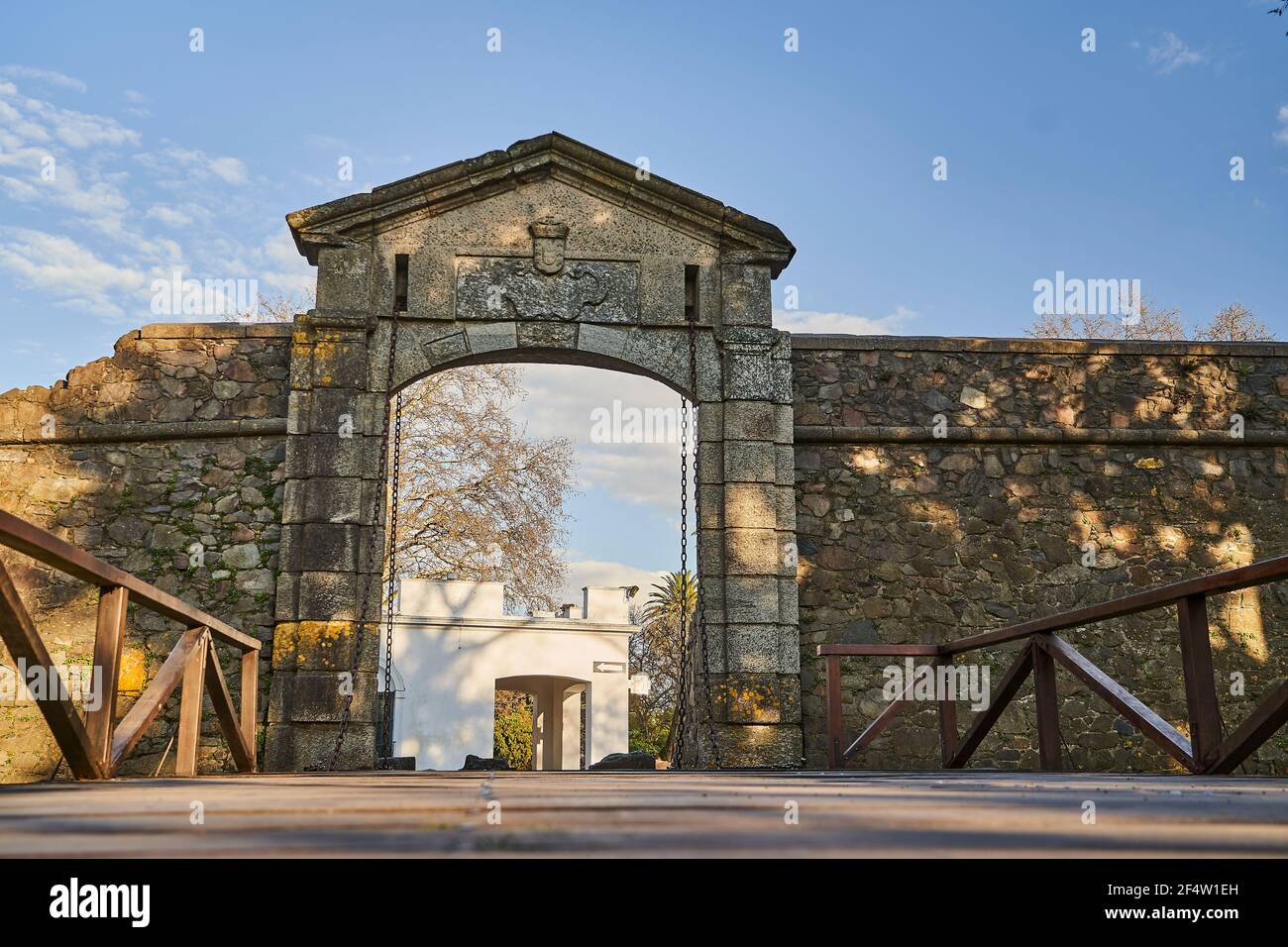 Wooden bridge gate colonial hi-res stock photography and images - Alamy
