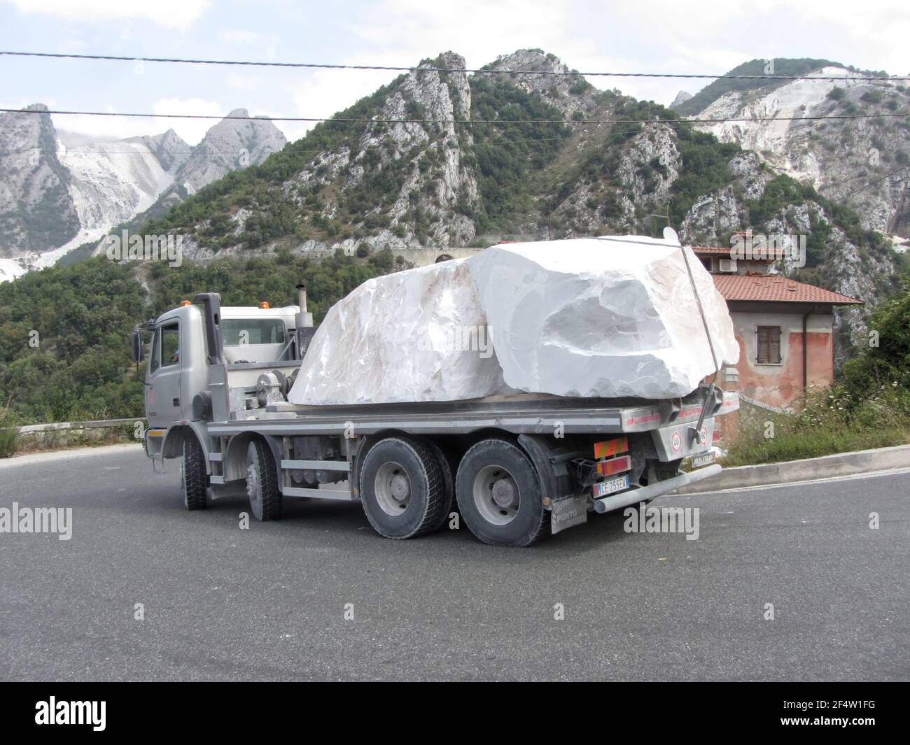 Carrara marble transport hi-res stock photography and images - Alamy