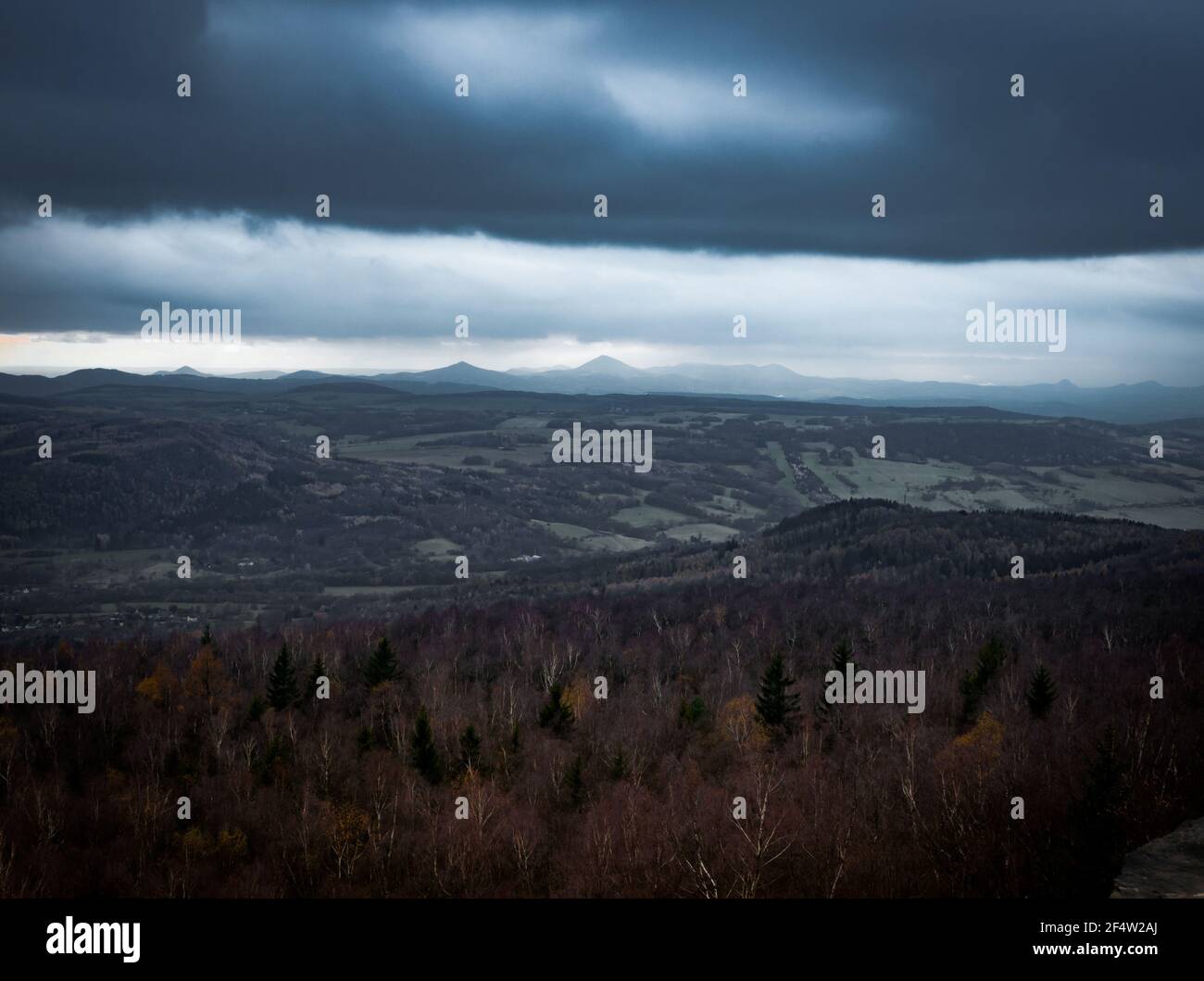 Dark scenery hi-res stock photography and images - Alamy