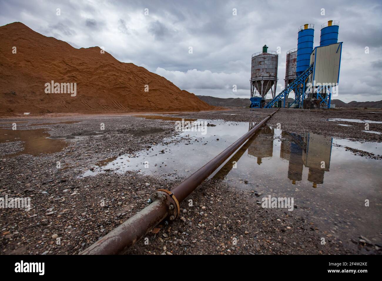 Pipe loader hi-res stock photography and images - Alamy