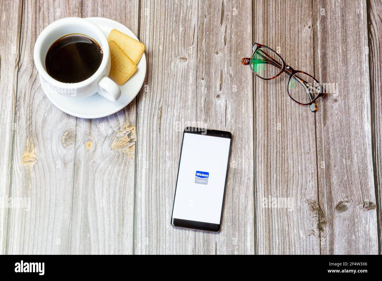 Builders screen hi-res stock photography and images - Alamy