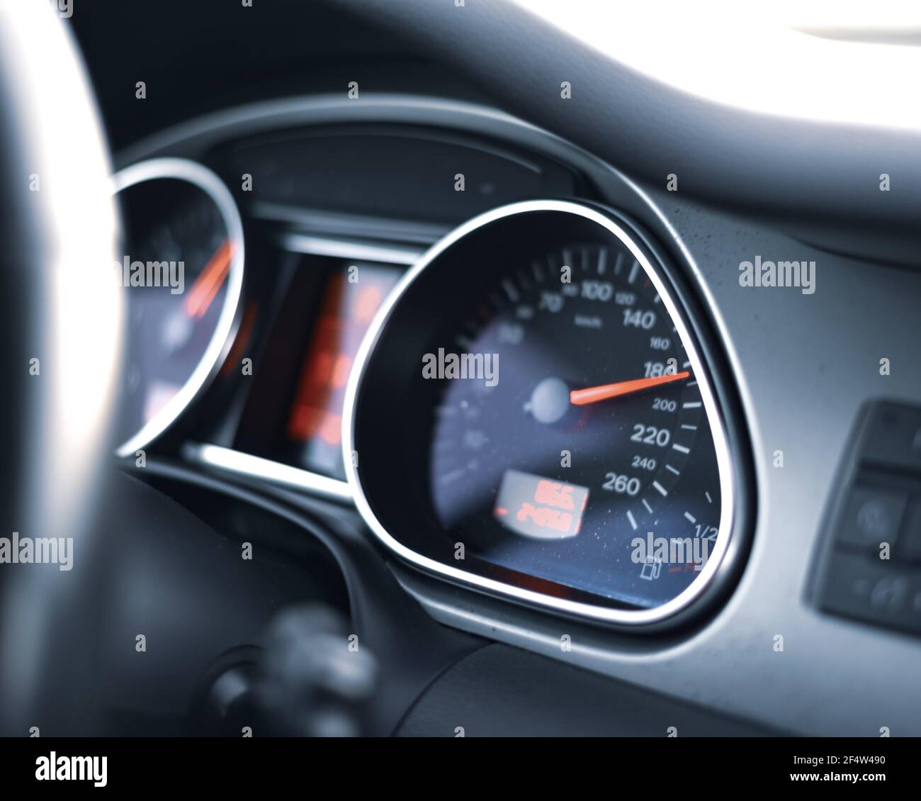 Speedometers with arrows hi-res stock photography and images - Alamy