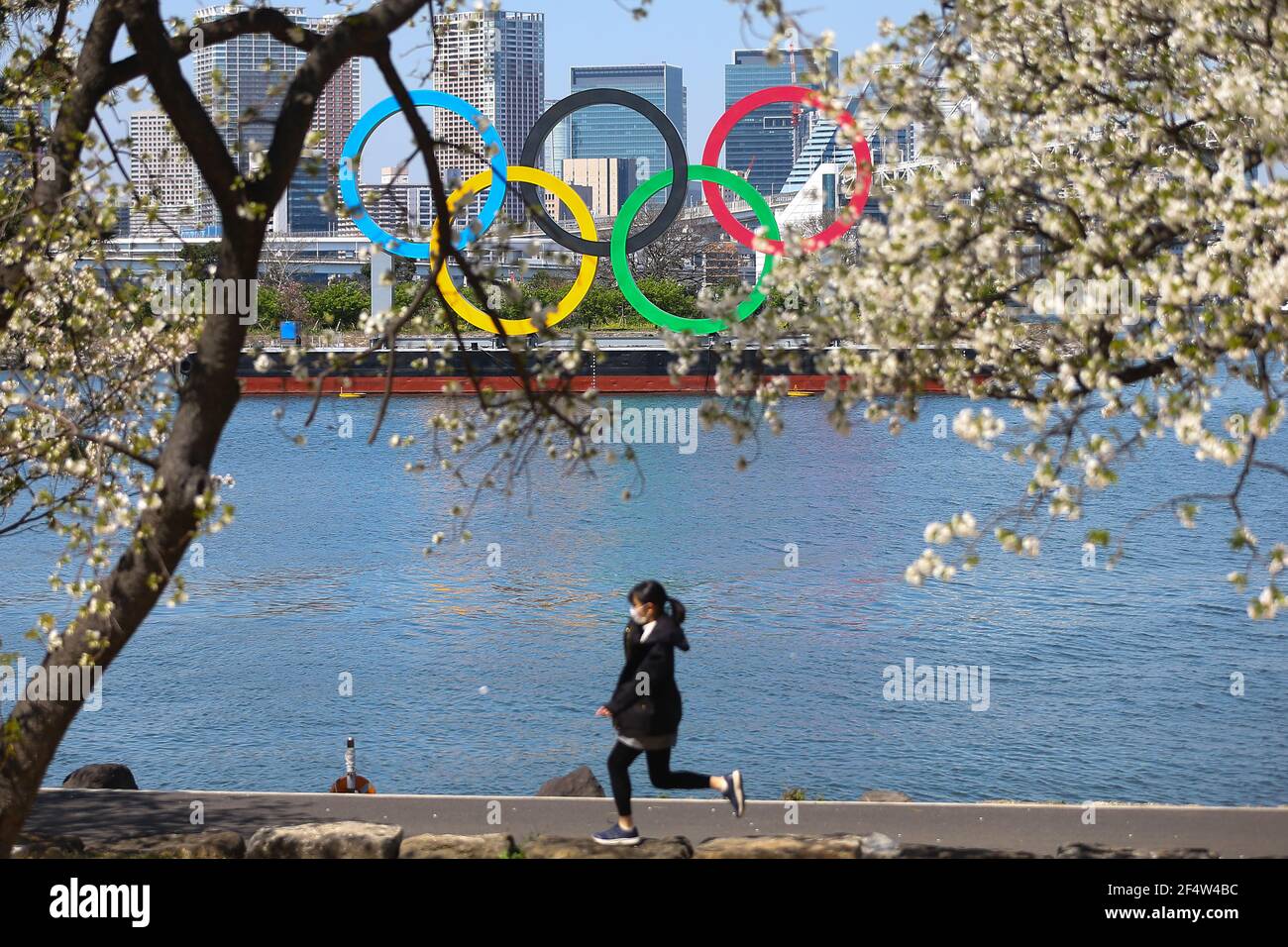 This Monument to the Tokyo Olympics (Tokyo 2020) in Odaiba near the ...