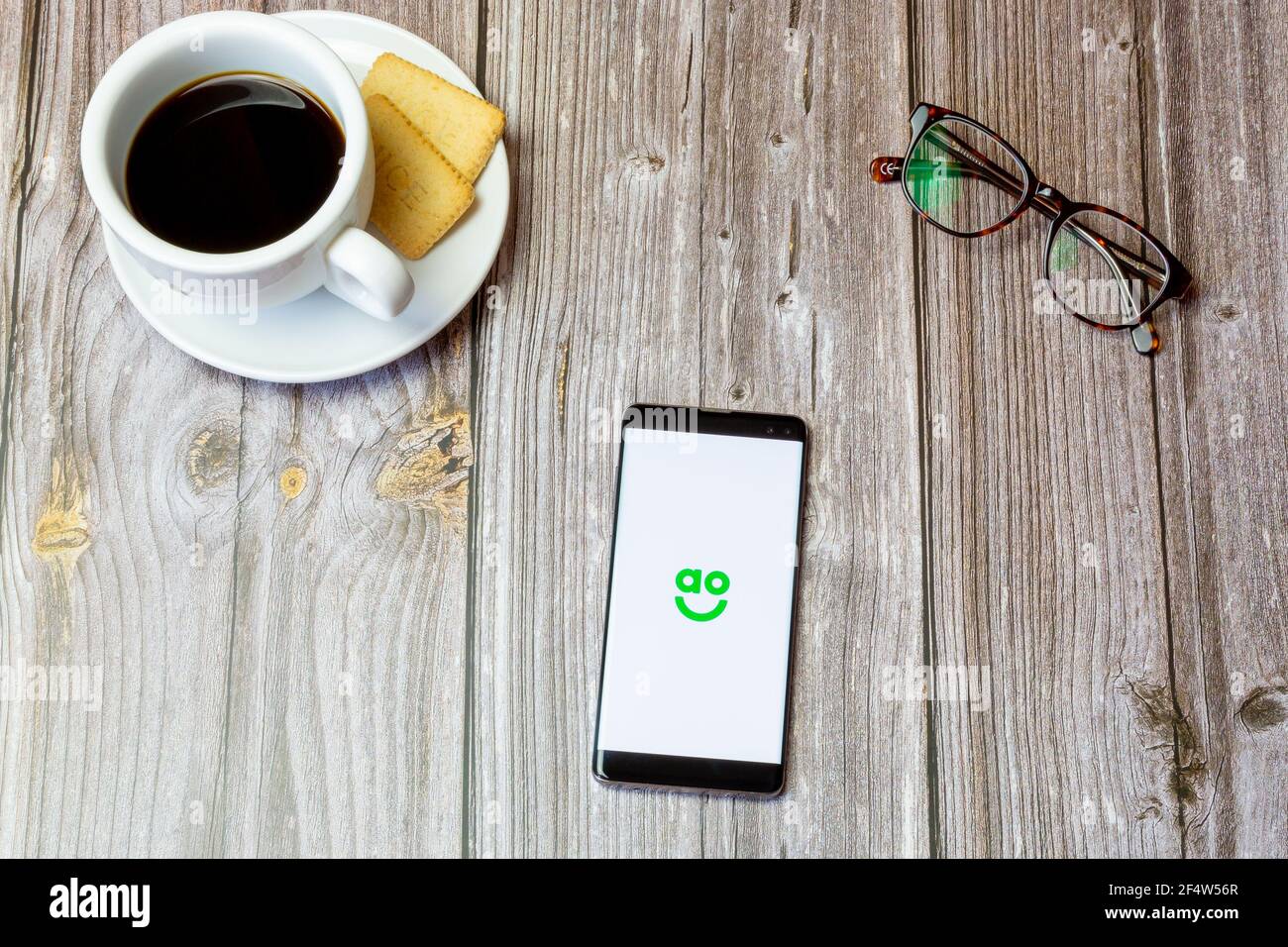Ao delivery app hi-res stock photography and images - Alamy