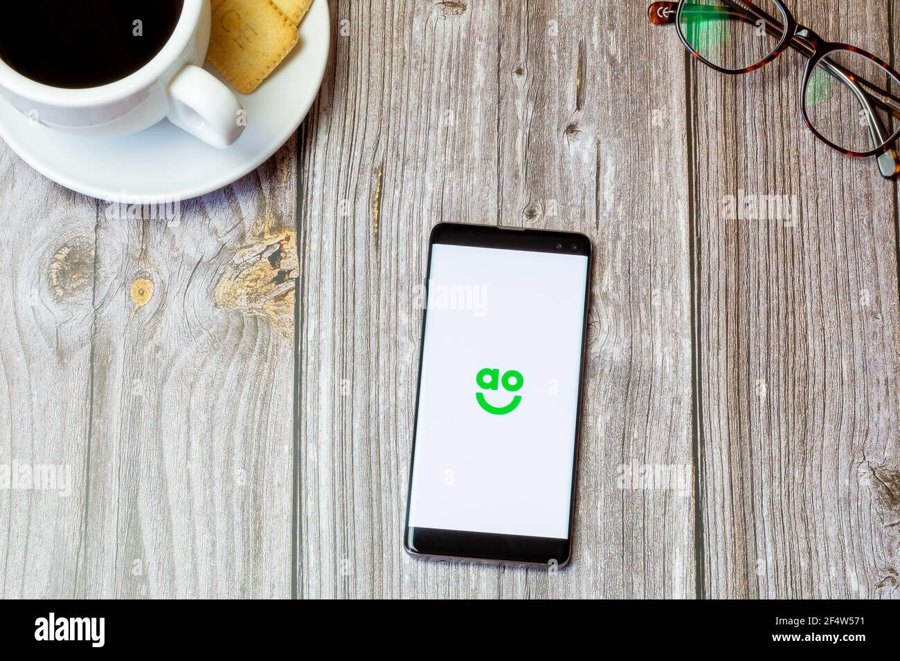 Ao delivery app hi-res stock photography and images - Alamy