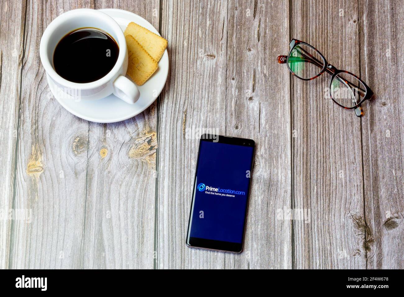 Prime location mobile hi-res stock photography and images - Alamy