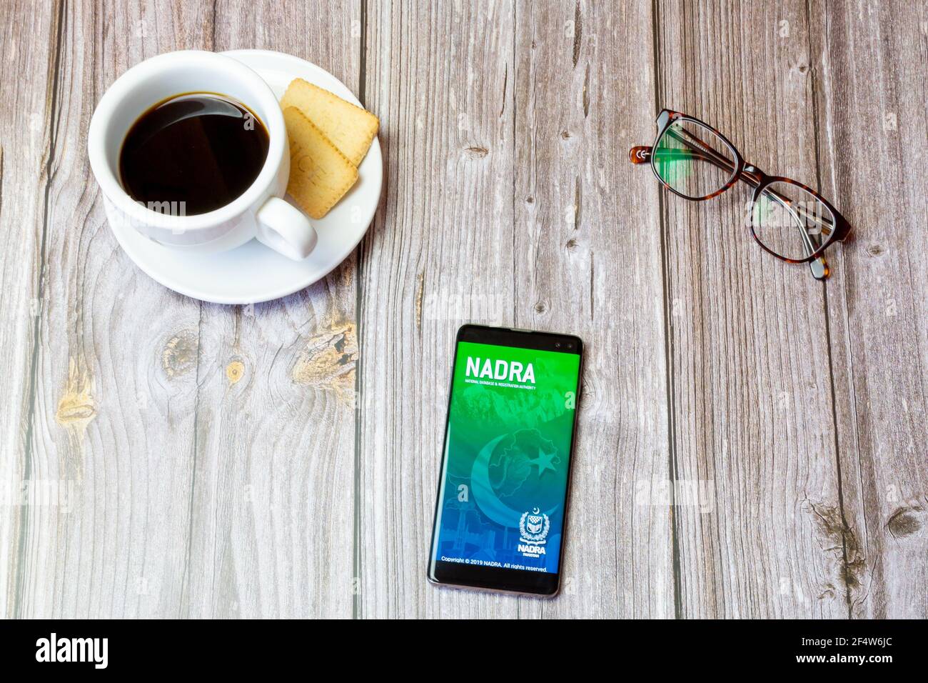 Application mobile nadra hi-res stock photography and images - Alamy