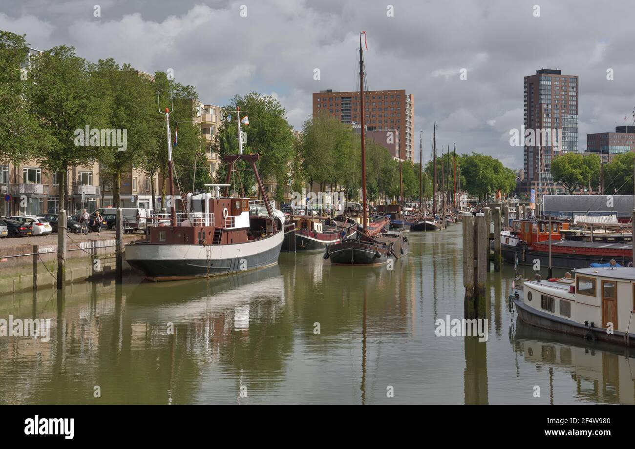 Canals and old harbour hi-res stock photography and images - Alamy