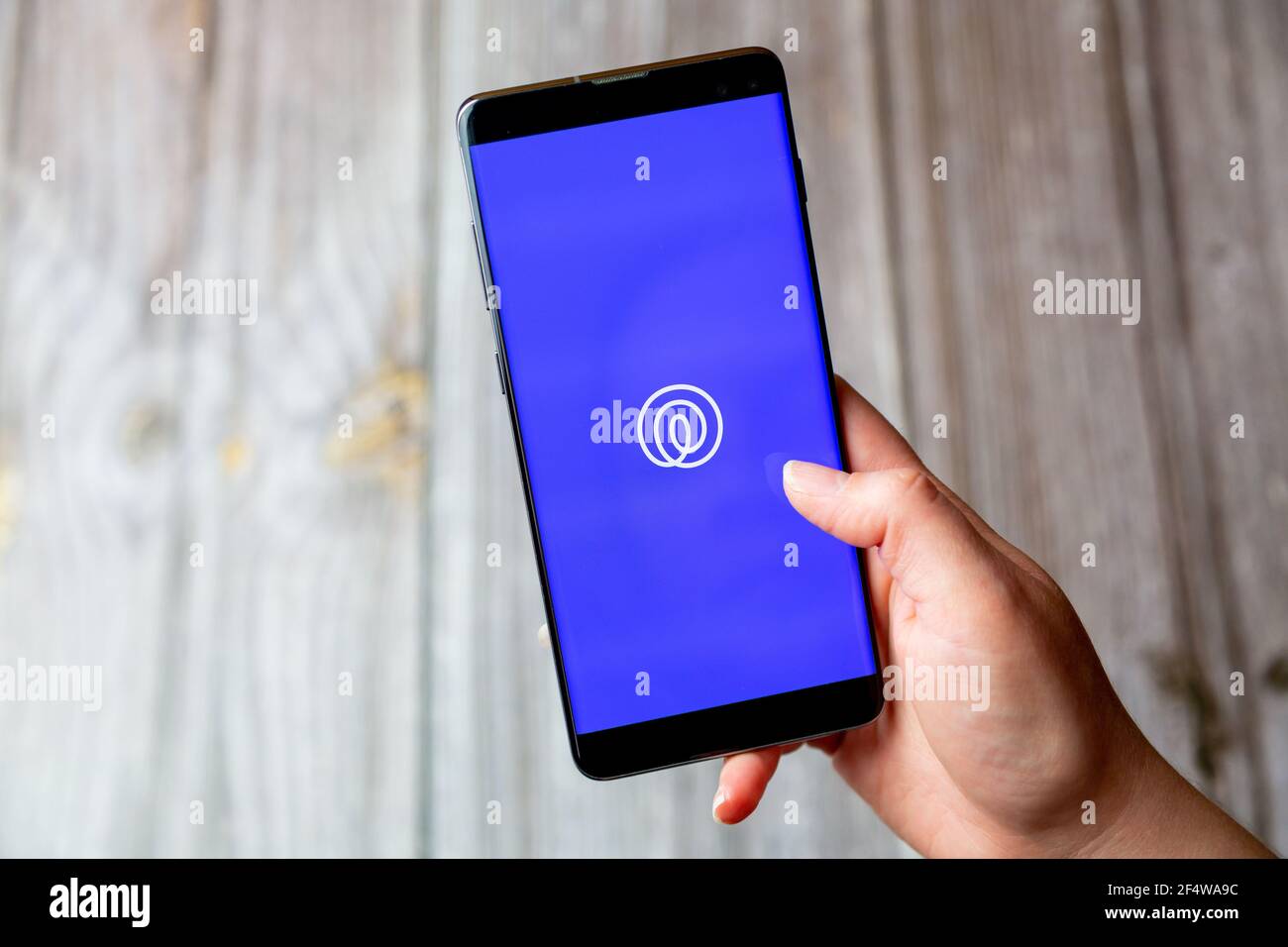 Life 360 mobile hi-res stock photography and images - Alamy