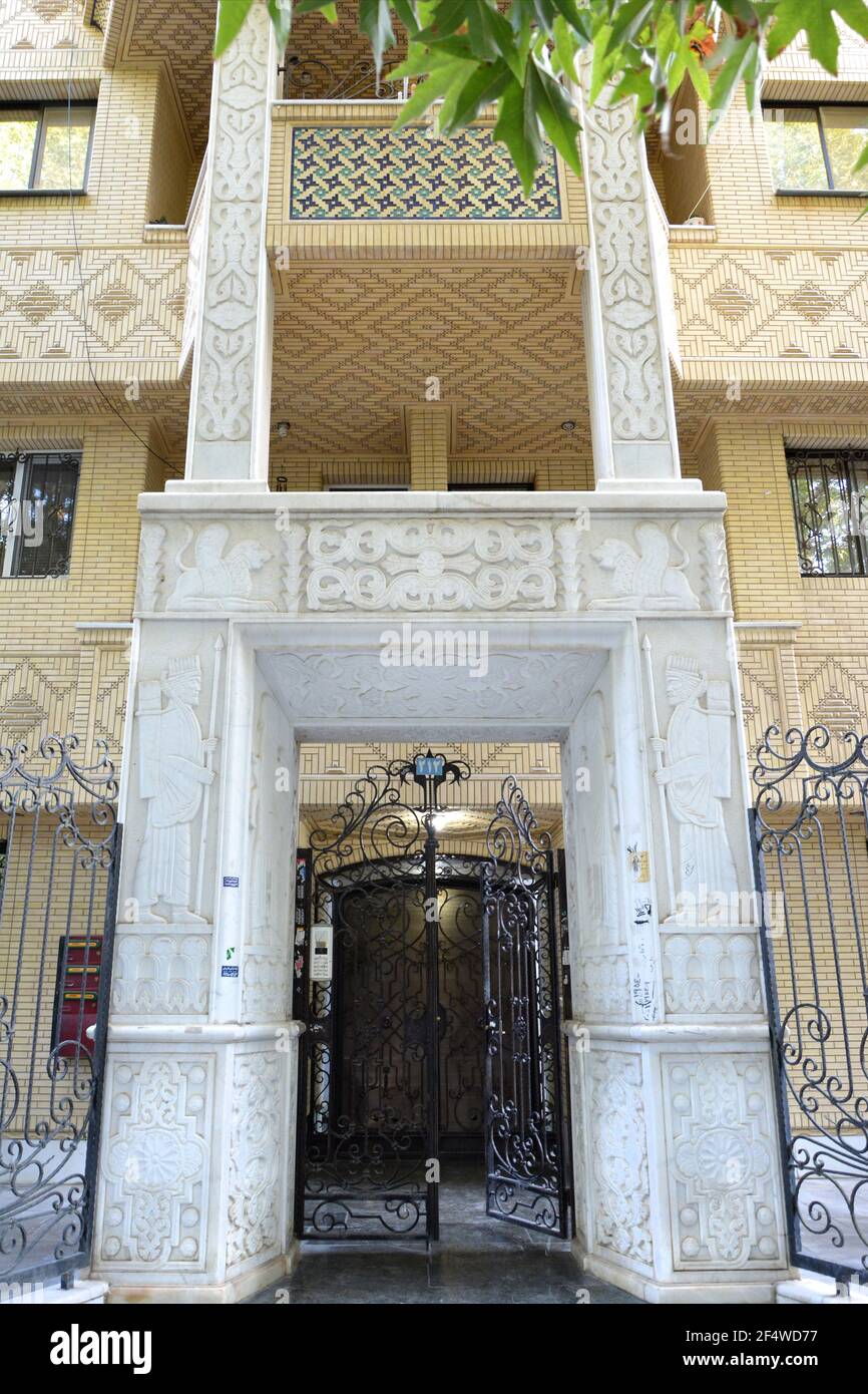 Shiraz, Iran: luxury house on Eram Boulevard, detail Stock Photo - Alamy