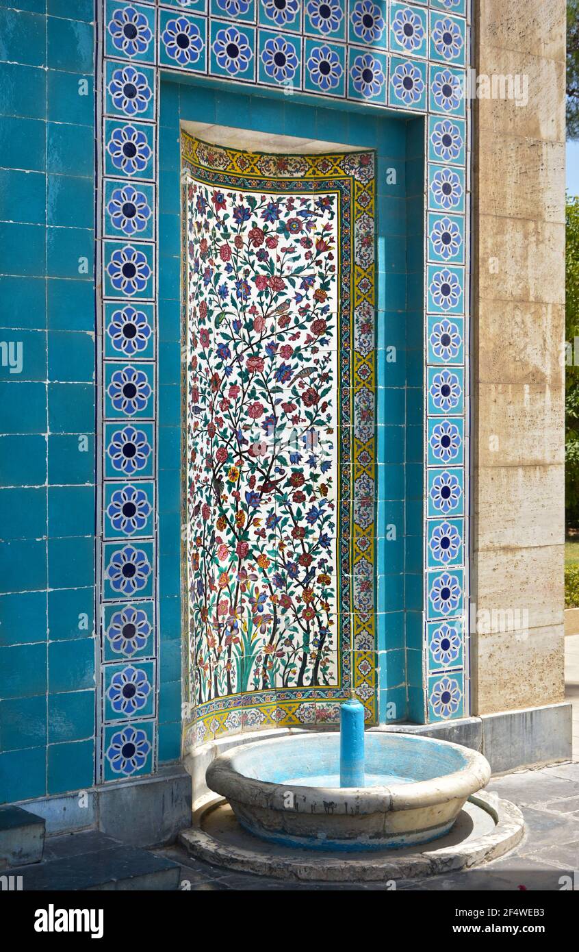 The mausoleum of the great medieval Persian poet Saadi (1210-1291 Stock ...